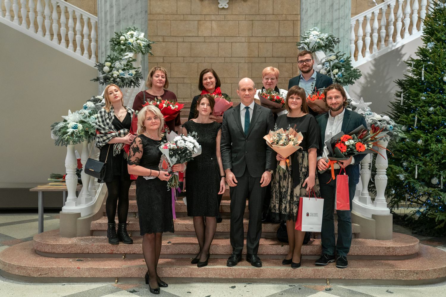 Rīgas 2. slimnīcas darbinieki saņem apbalvojumus “Gada balva sociālajā ...